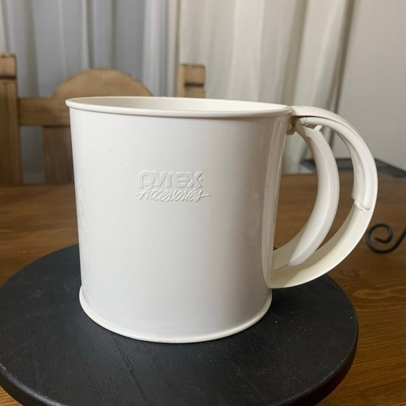Pyrex | Kitchen | Vintage Pyrex Accessories White Plastic Flour And ...